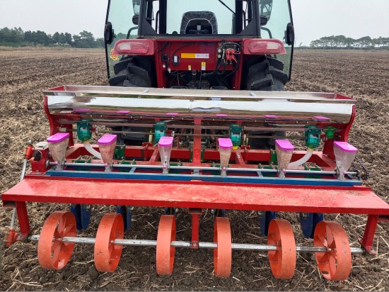 6 Rows Vegetables Planter Machine